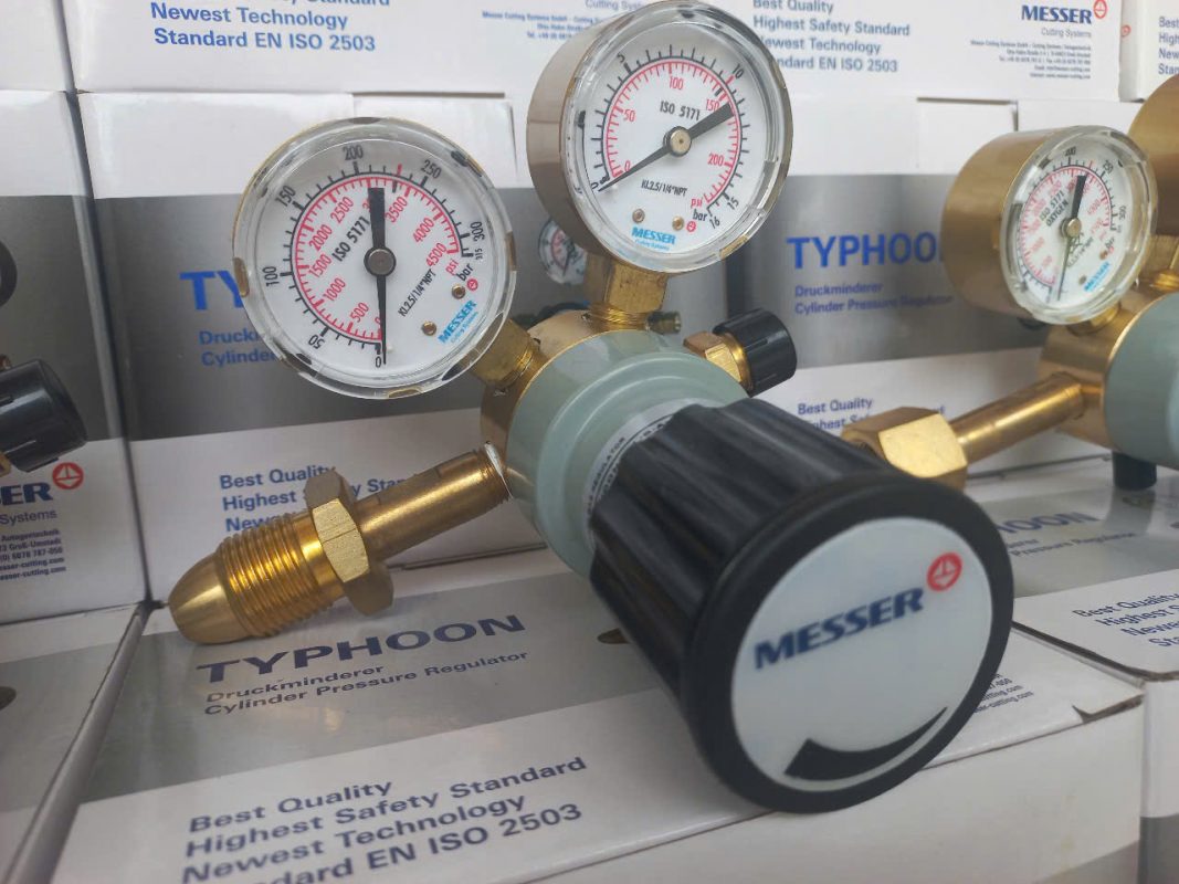 Van điều áp khí Heli (Helium) Typhoon Messer Đức - Khí công nghiệp Favigas